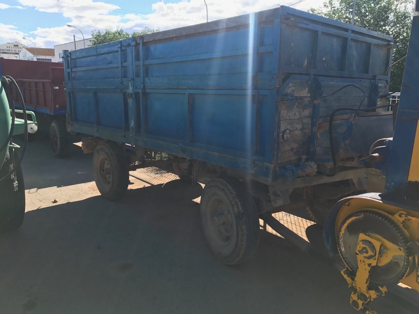 Remolque basculante remolque basculante 2 ejes | Remolques y cisternas ...